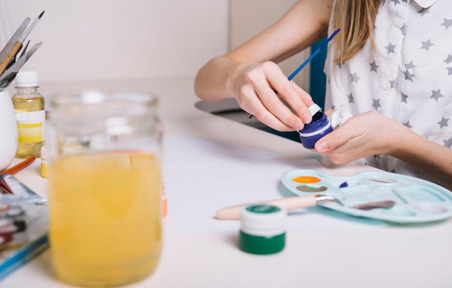 What Paint Can You Mix with Epoxy Resin: A Beginner’s Guide